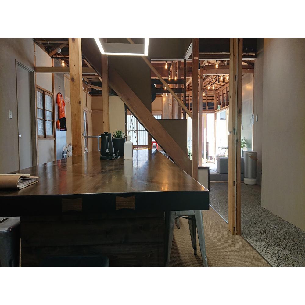 ノスタルジックさと最新設備の融合した空間で、非日常の雰囲気を快適に堪能できます。